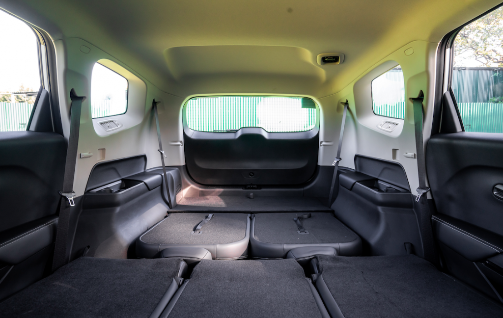 Geely Philippines unveils Okavango 7-seat SUV - Inquirer Mobility