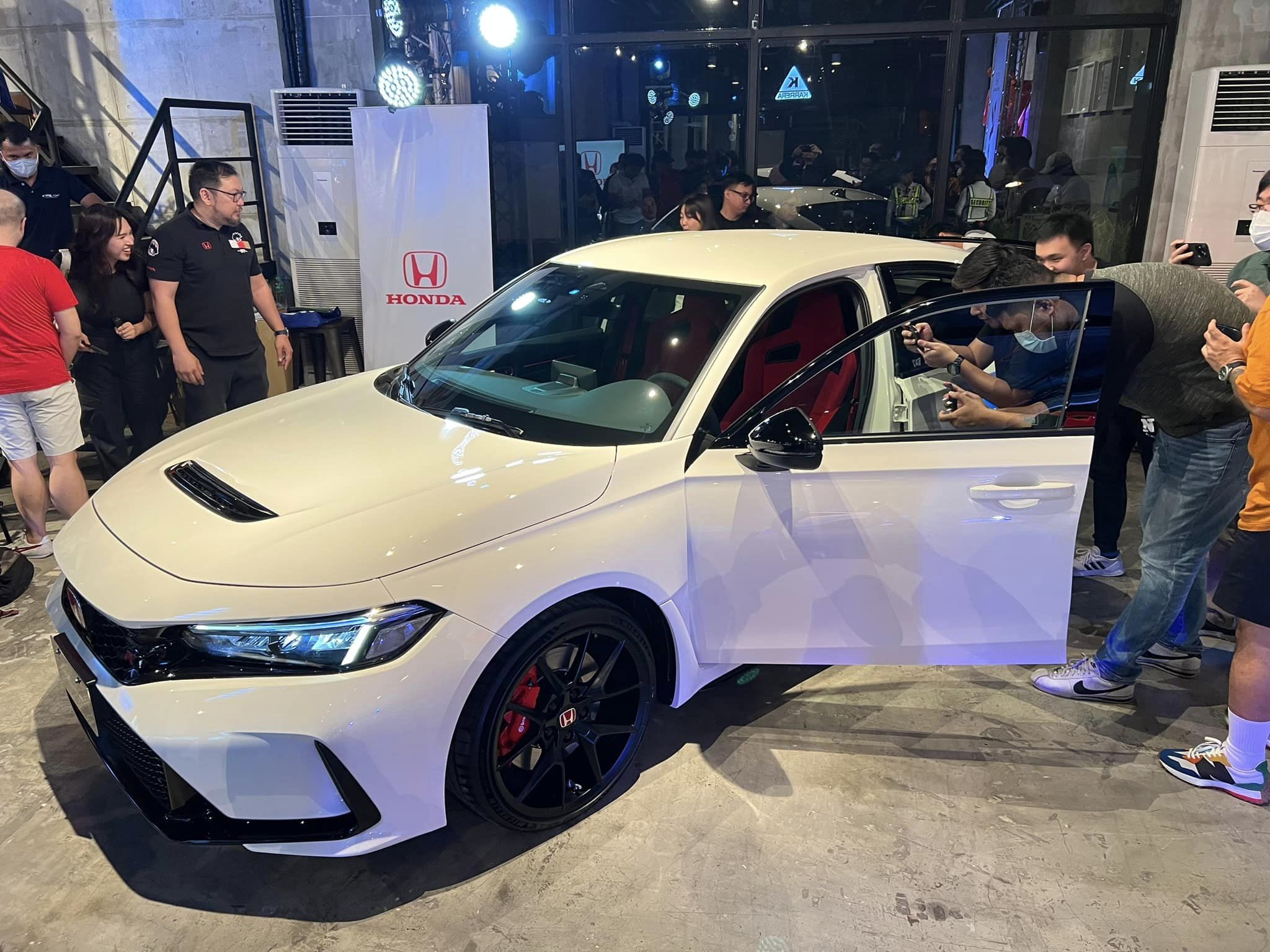 Rated R: Honda launches the FL5 Civic Type-R - Inquirer Mobility