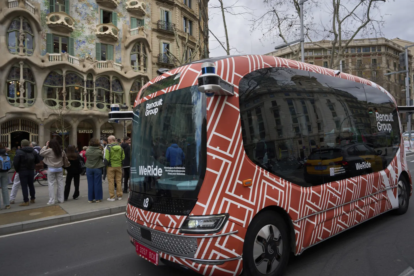 Driverless 'bus of the future' is tested in Barcelona - Inquirer Mobility